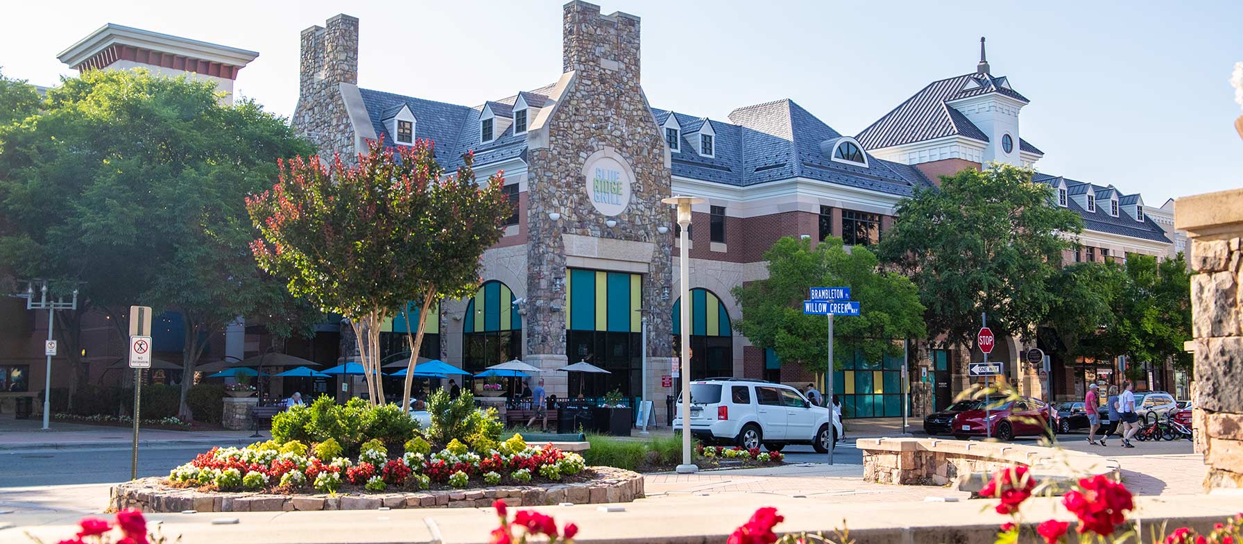 Exquisite Shopping & Dining