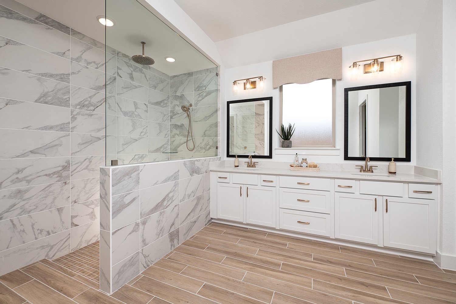 BridgeWater-Logan-Kitchen