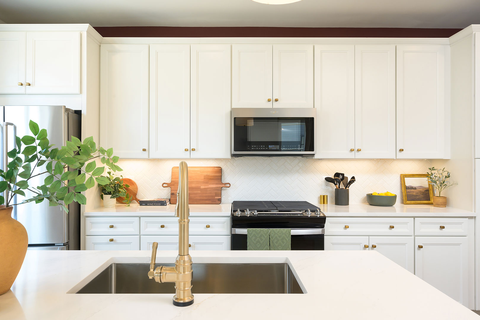 Hensley-at-Eisenhower-Pointe-Brenman-Kitchen-Detail