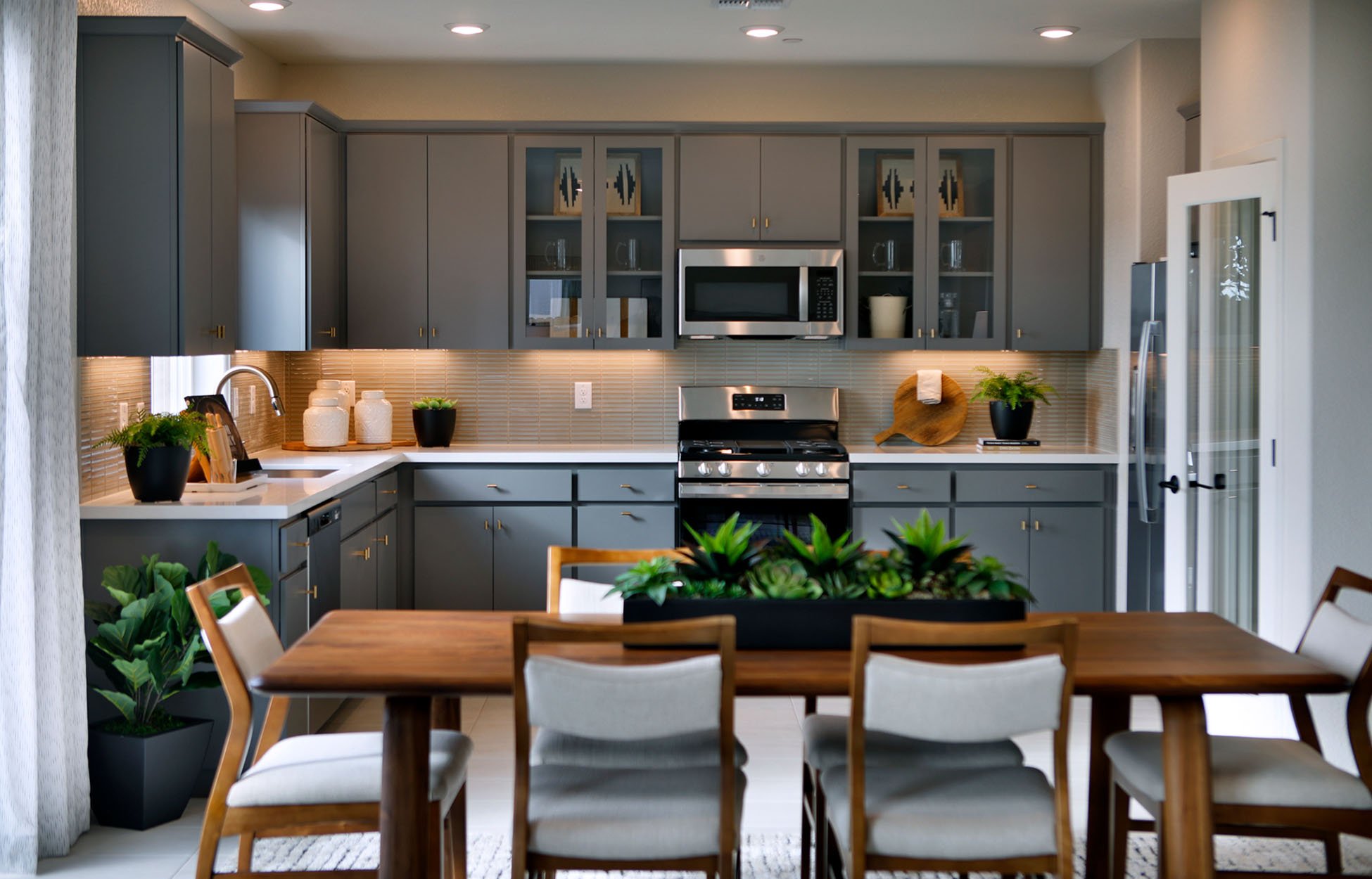 TPH-Vibrance1-Kitch3