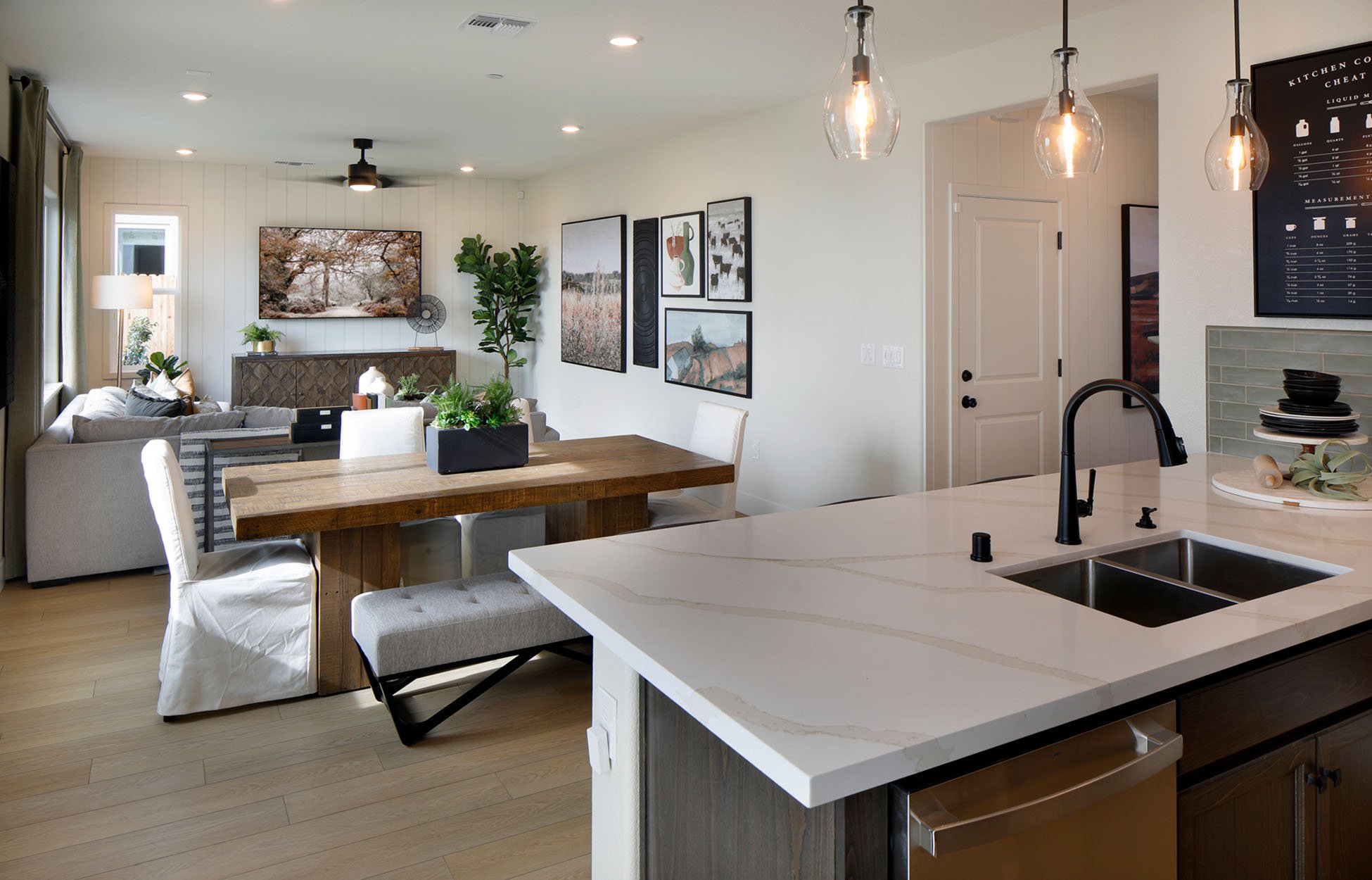 TPH-Vibrance2-GreatRoom